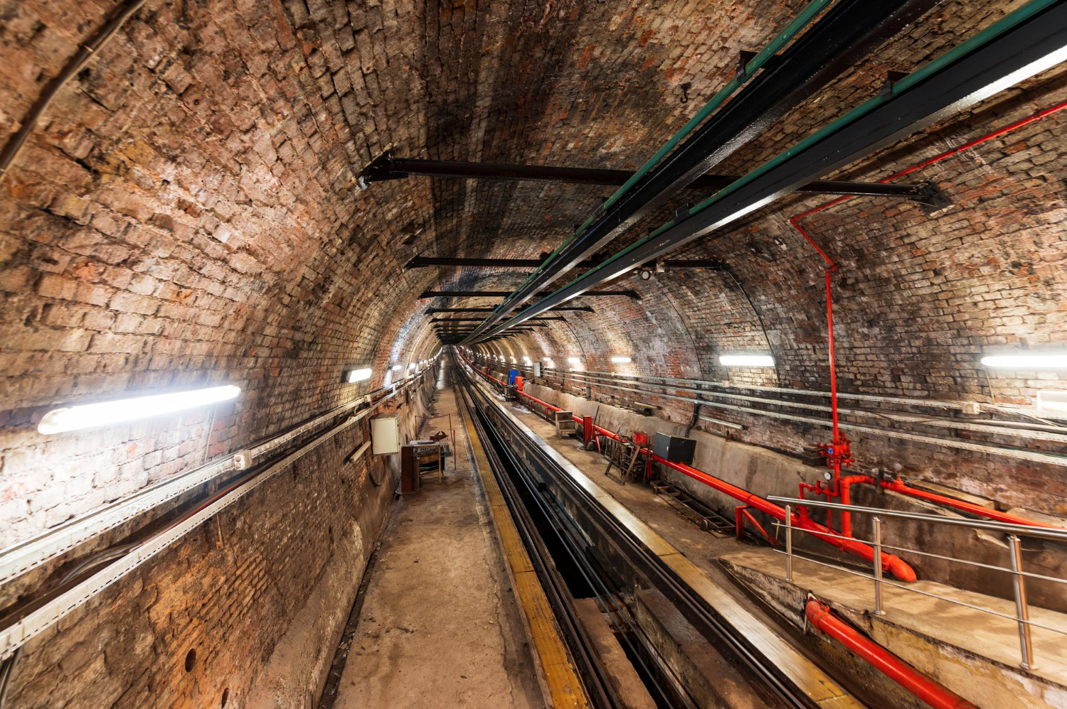 Soil Stability and Minimizing Risks in Underground Construction Soil Stability and Minimizing Risks in Underground Construction